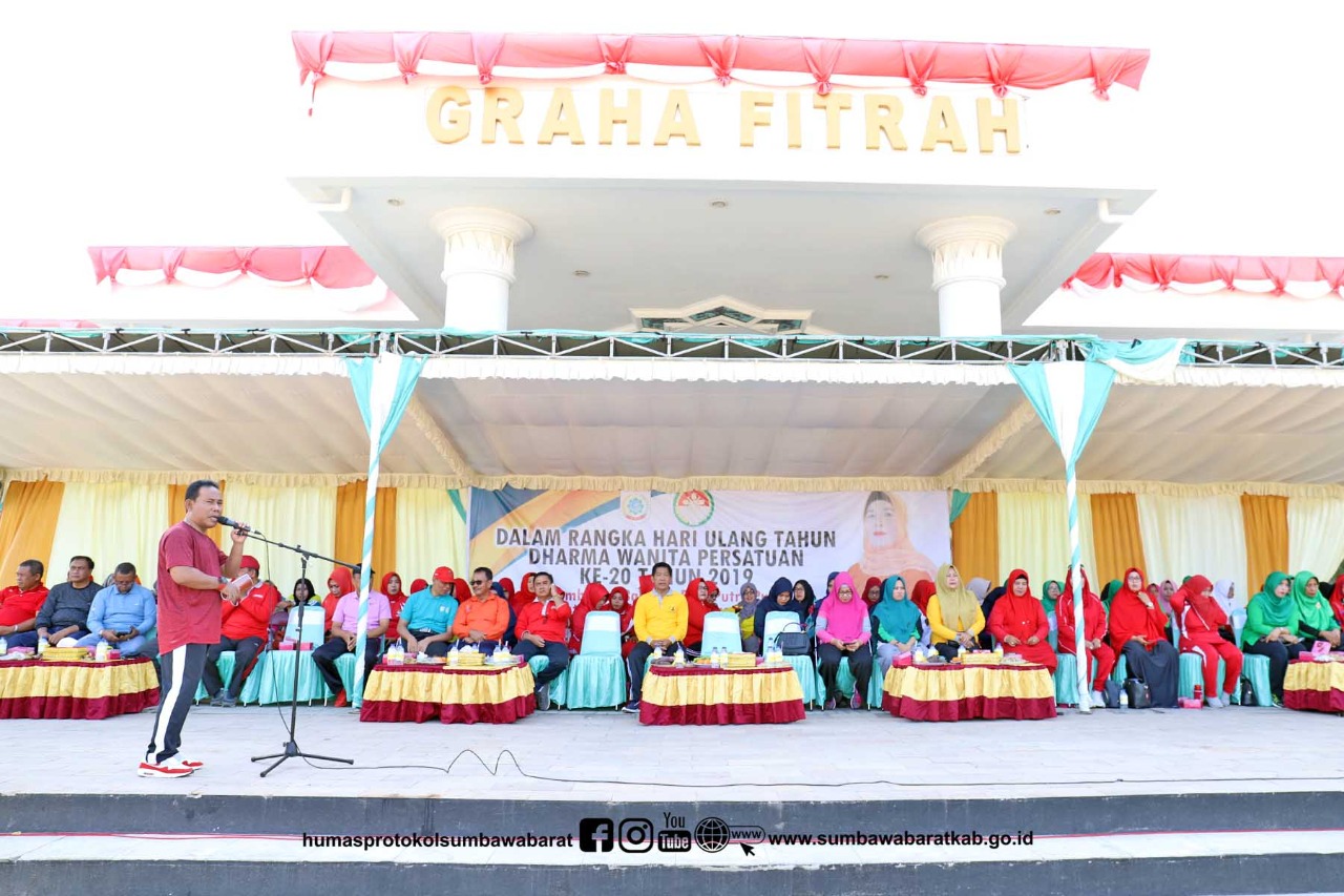 Anak PNS Berprestasi Dihadiahi oleh DWP KSB - PEMERINTAH KABUPATEN ...