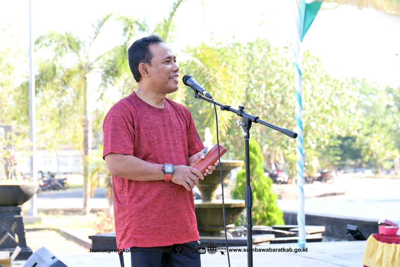 Anak PNS Berprestasi Dihadiahi oleh DWP KSB - PEMERINTAH KABUPATEN ...