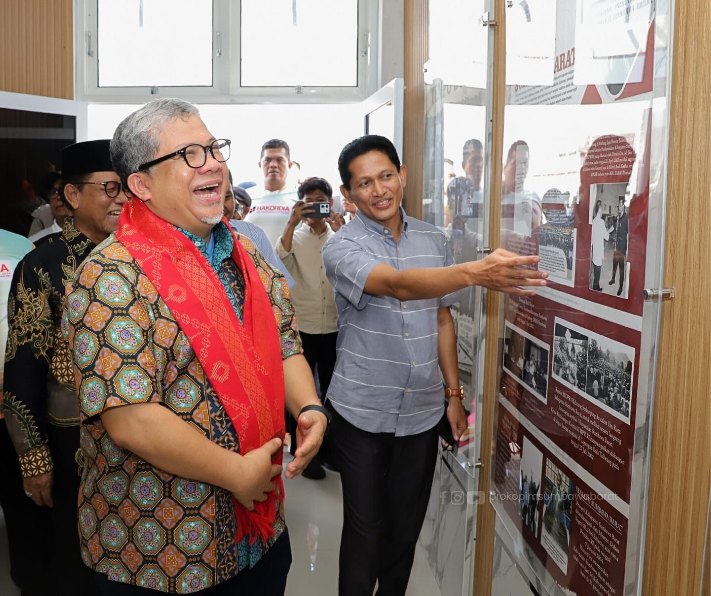 Kunjungan ke Galeri Informasi Sejarah Sumbawa Barat, Wamen PKP RI Fahri ...
